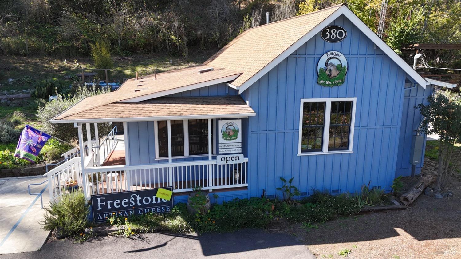 380 Bohemian Hwy, Freestone, CA 95472