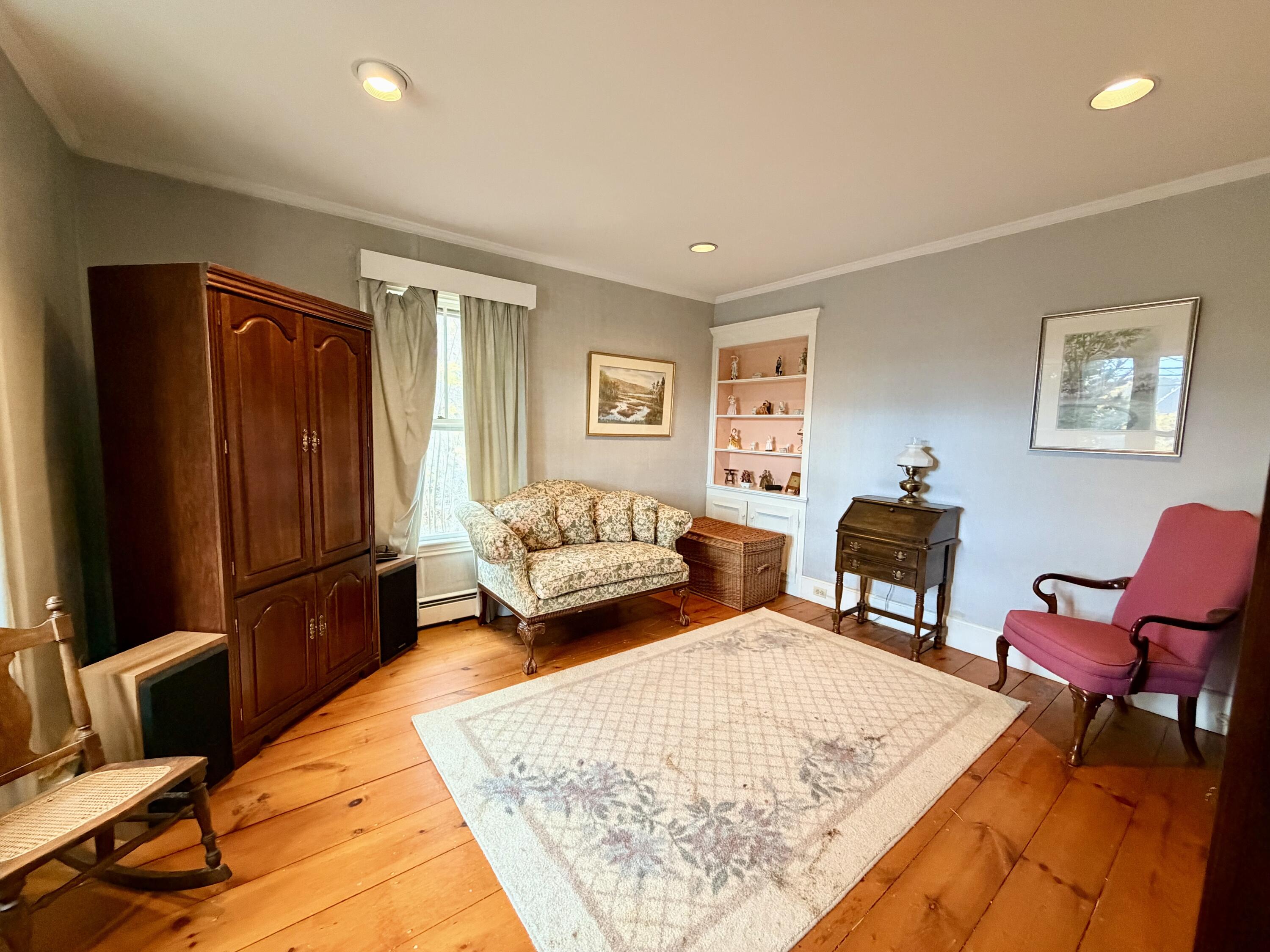 77 North St, Kennebunkport, ME 04046