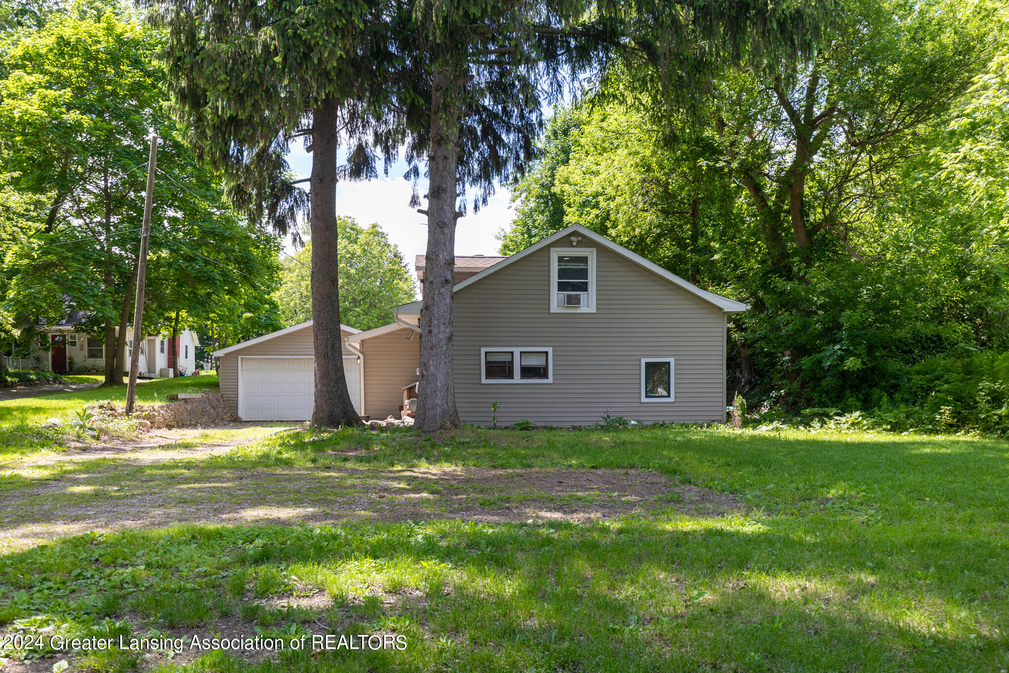 11316 S Us Highway 27, DeWitt, MI 48820