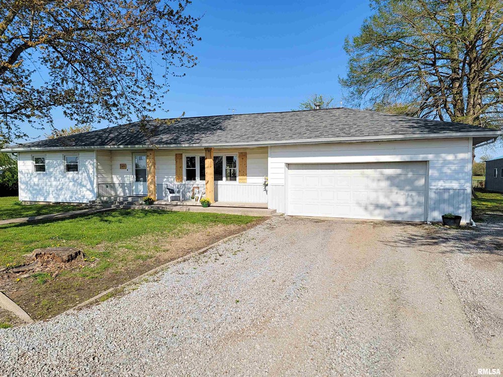 FOR SALE: 205 Highway 45, Cisne, IL - 2 Bed / 1 Bath - Wiley Realty Group