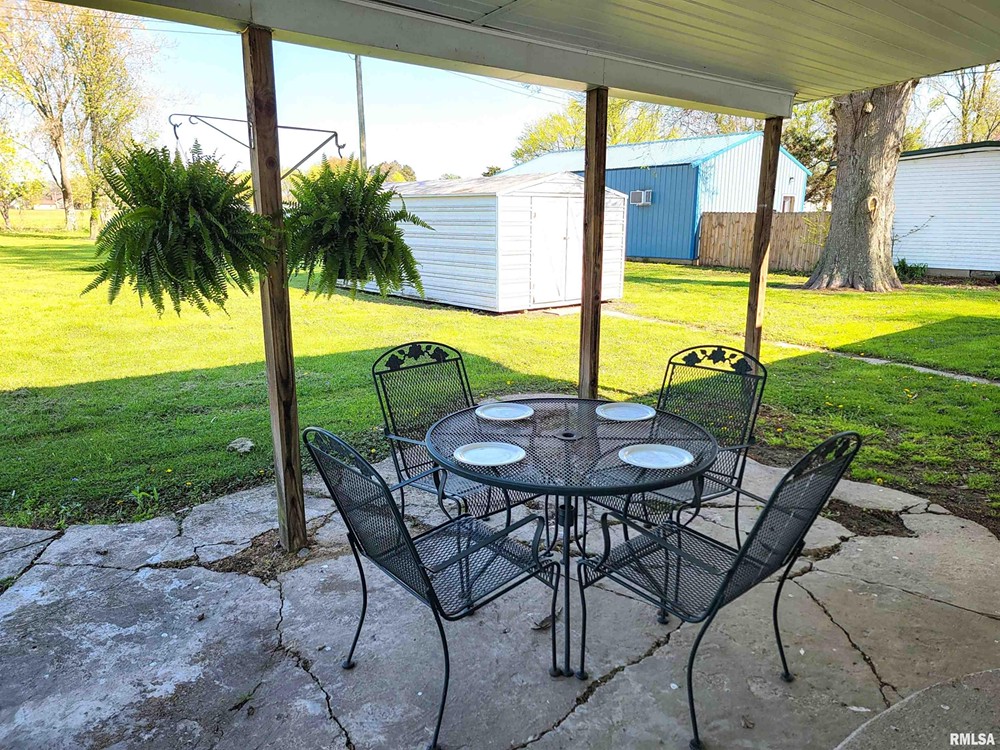 FOR SALE: 205 Highway 45, Cisne, IL - 2 Bed / 1 Bath - Wiley Realty Group