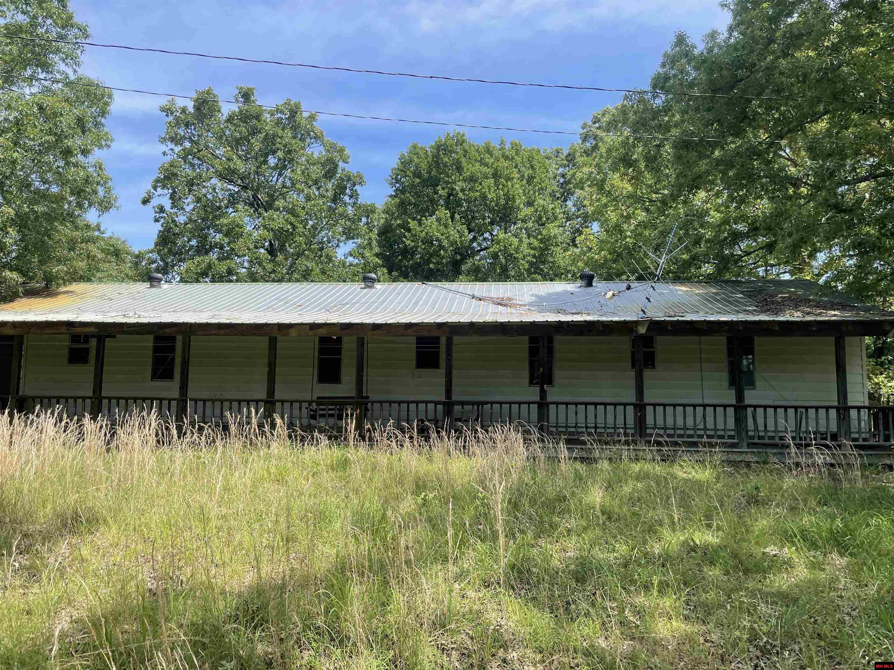 87 Center Cir, Elizabeth, AR 72531