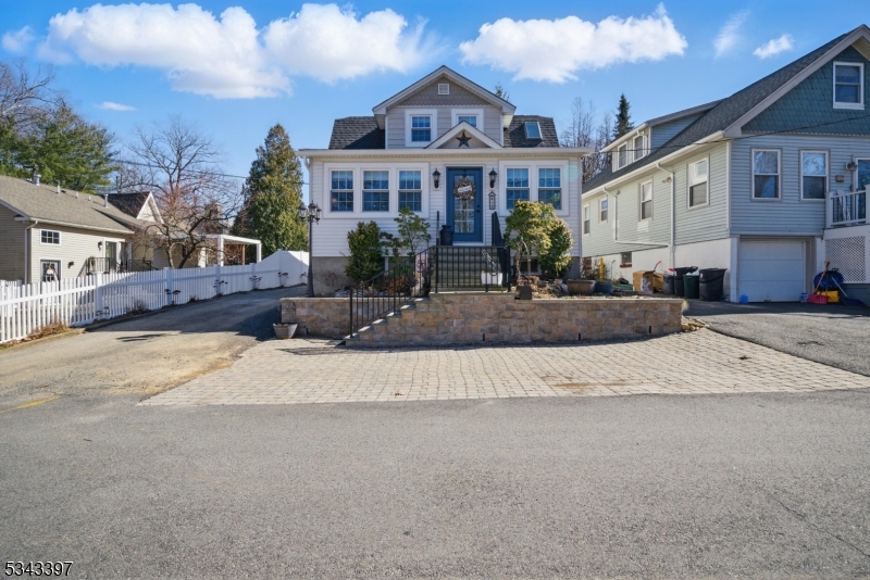 6 Cherokee Trl, Denville Twp., NJ 07834