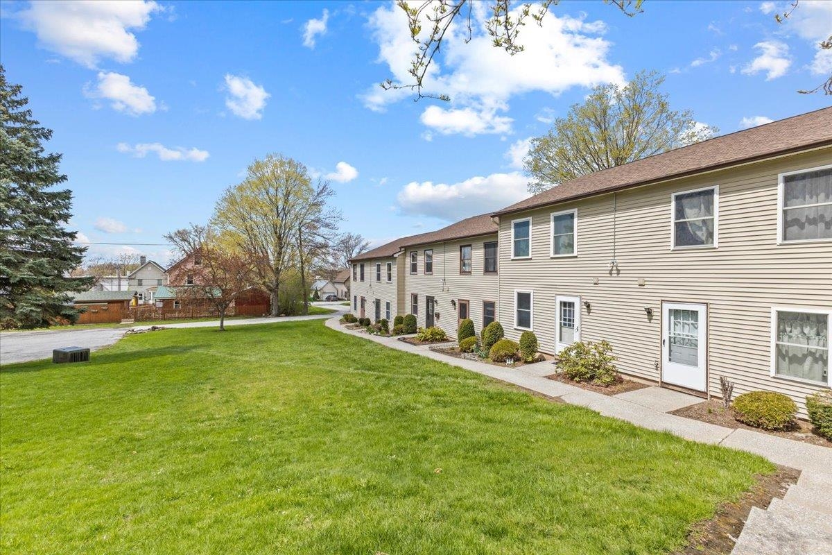 4 Cherry Tree Ct, St. Albans City, VT 05478